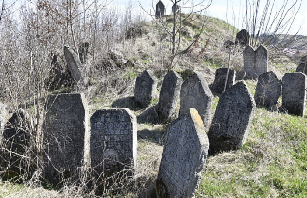 Cel mai vechi cimitir din Europa de Est se află în România!